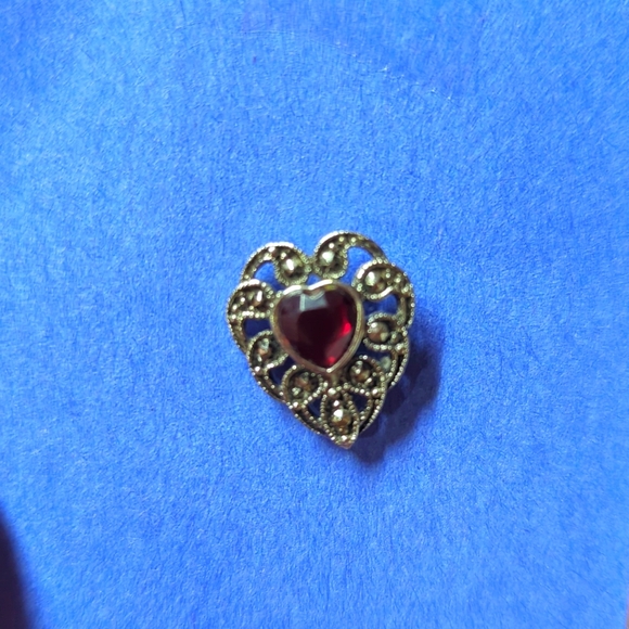 Avon | Jewelry | Vtg Avon Pin Heart Shape | Poshmark